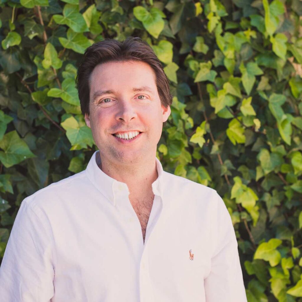 Oscar Kazàn | Officiële Website | Biografie Oscar Kazàn